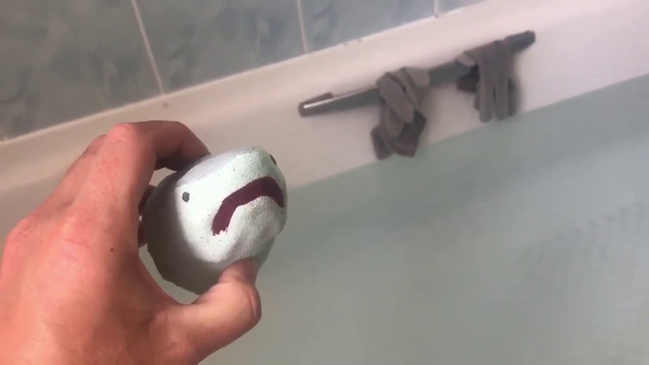 Shark Attack Bath Bomb by The Beauty Vault - YouTube