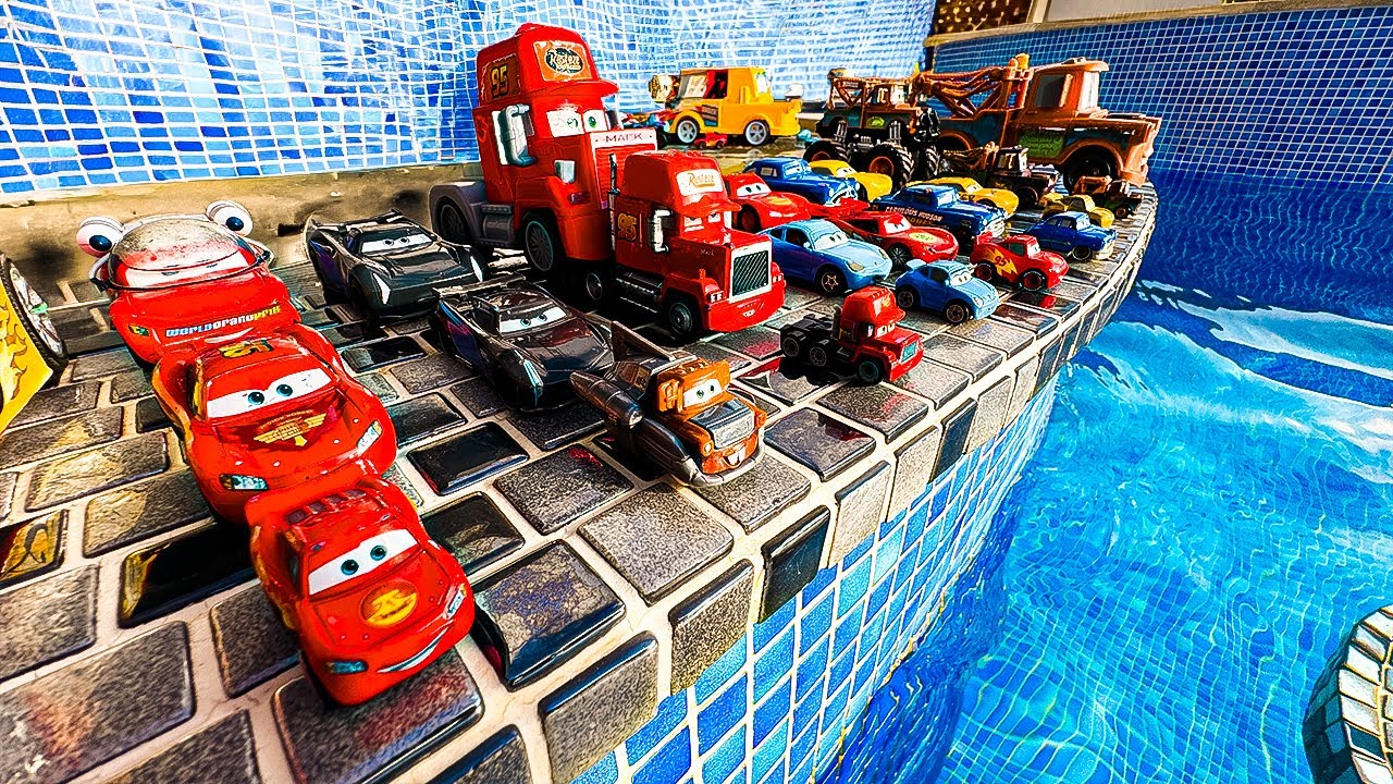 Disney Pixar Cars falling into deep pool, Lightning McQueen, Tow Mater ...