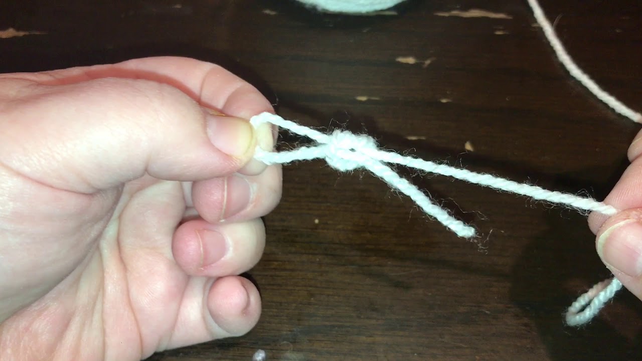 How to start a crochet knot - YouTube