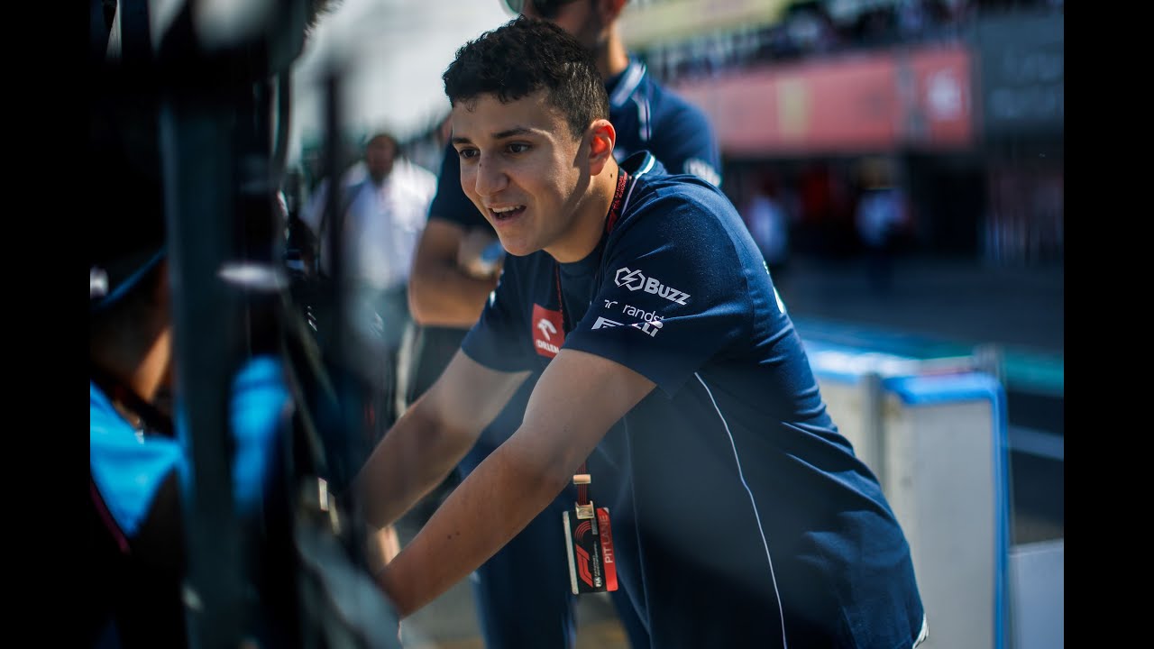 Isack Hadjar : “Le GOAT c’est Lewis Hamilton” - YouTube