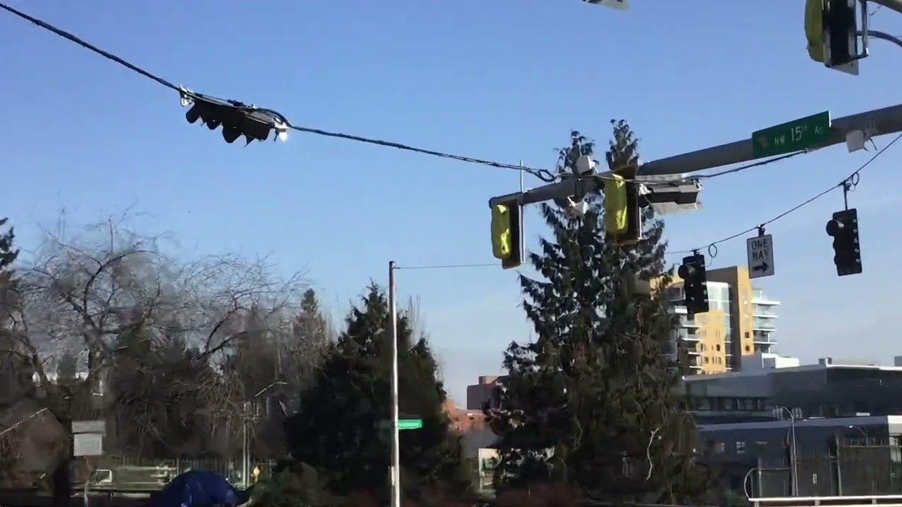 Sideways Traffic Signal (12-8-8) LFE - YouTube