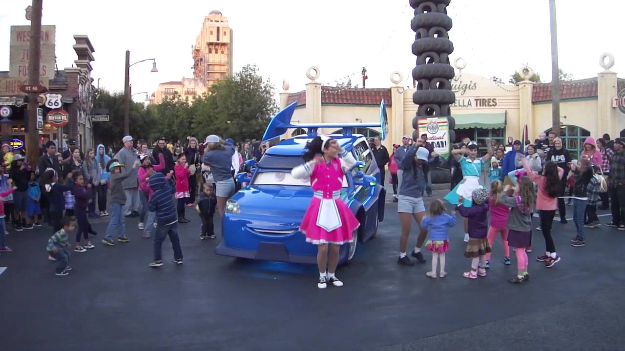 Cars Land at Disney California Adventure dance show - YouTube