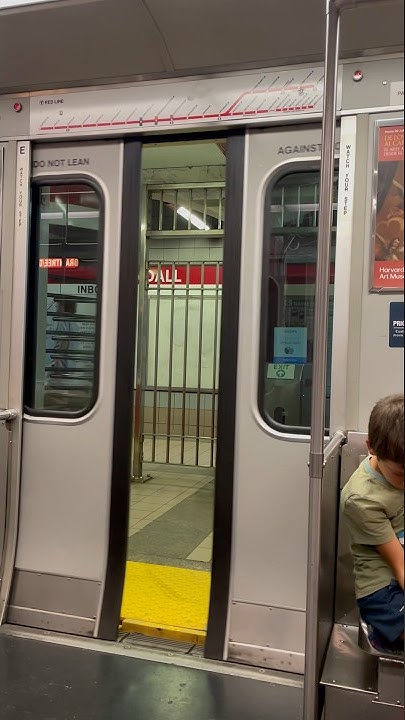 MBTA 1700 Series Red Line #1735 Door Chime #shorts - YouTube