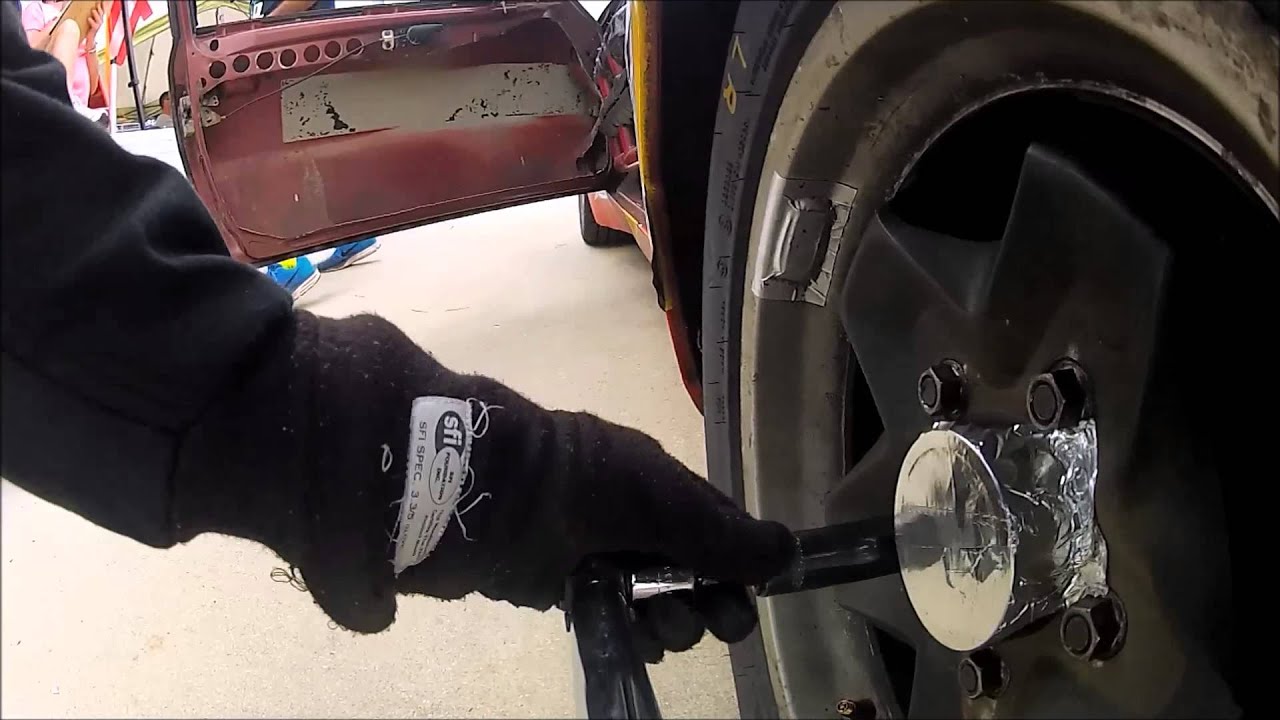 Daytona First Pit Stop - YouTube