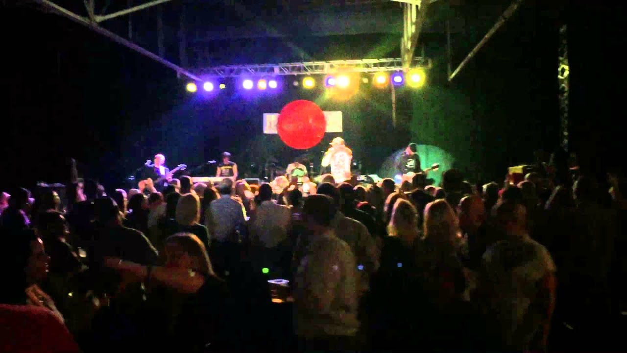 Mel and the Party Hats Rock And Roll - YouTube