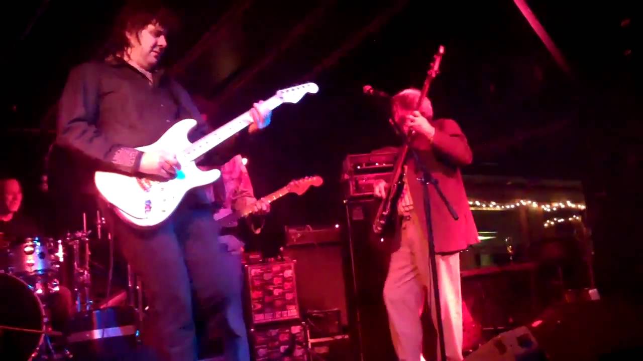 Sean Chambers with special guest Fran Sheehan of the band Boston - YouTube