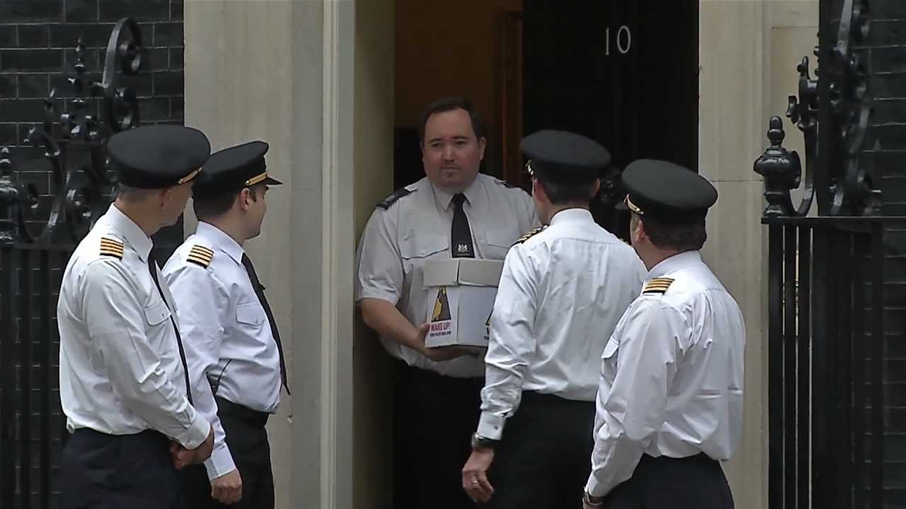 Wake Up UK - Tired Pilots Risk Lives - YouTube