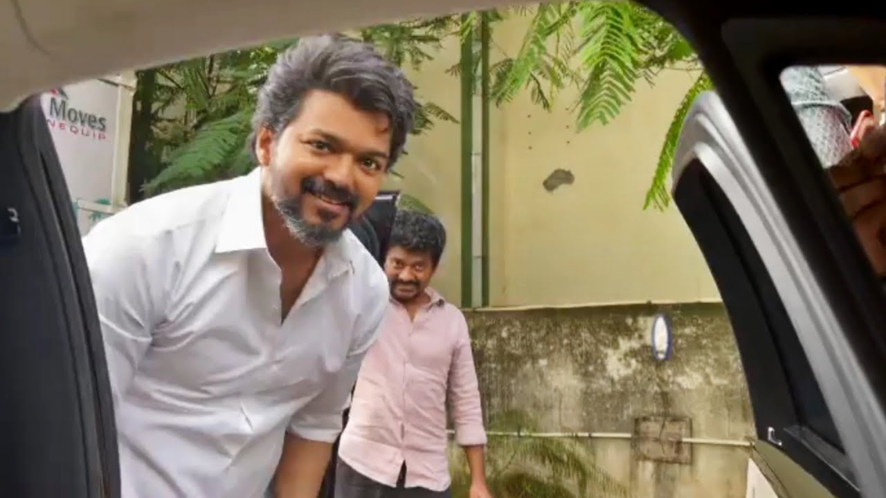 Thalapathy Vijay Full Car Video | Thalapathy Rolls Royce Car - YouTube