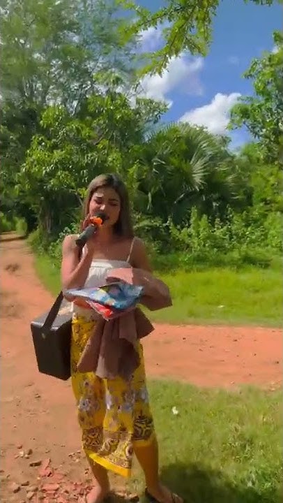 🔎 តោះៗ fan fan មើល Idol ស្លៀកសារ៉ុង ស្វែងរកប្តីថ្ងៃមុនហ៎ Chey SreyRoth នុះអី!! - YouTube