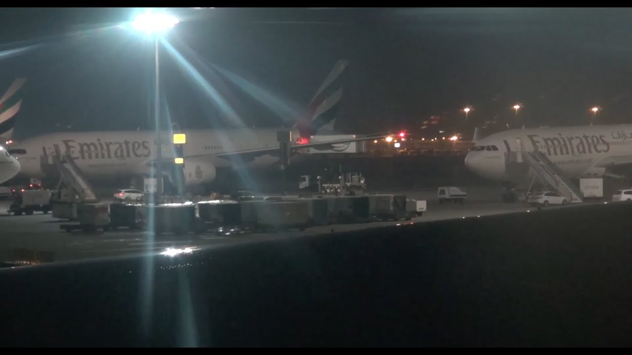 Adelaide to Dubai onboard the Emirates Boeing 777-300ER - Flight EK441 ...