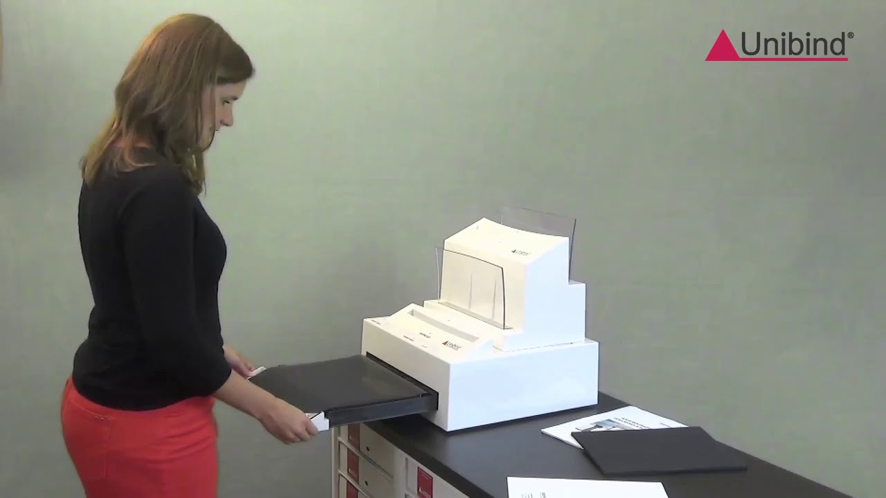 EvroTrade - Двухсторонняя персонификация твердого переплета CaseMaker 350 - YouTube