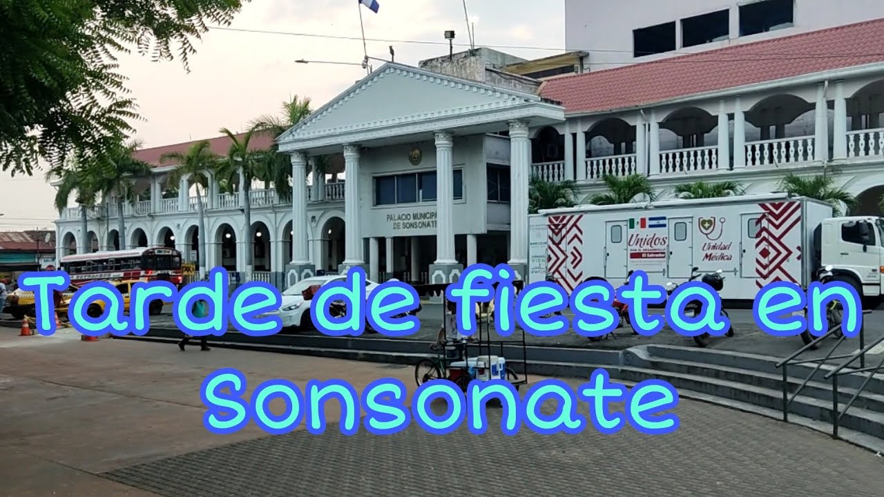 Alegría y baile sábado por la tarde en el parque de #sonsonate #elsalvador #sinderechosdeautor ...