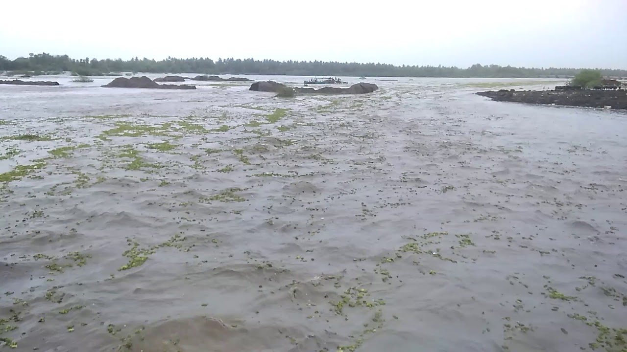 Ambika River Over Flow Monsoon 2018 - YouTube