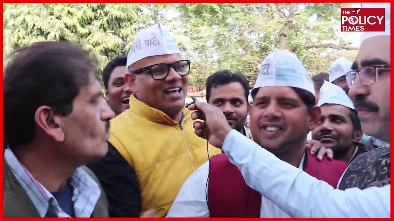 "Aam Janta" on the victory of Aam Admi Party - YouTube