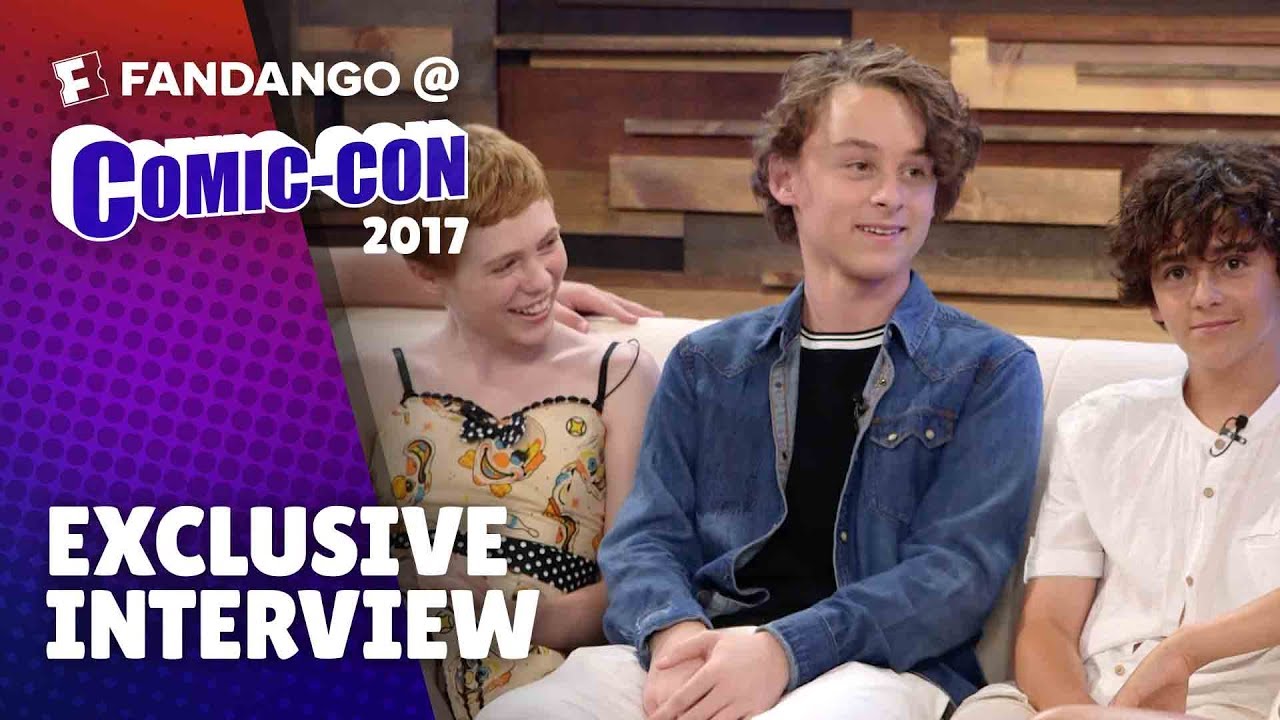 The Cast of IT - LIVE! | Fandango @ Comic-Con LIVE! - YouTube