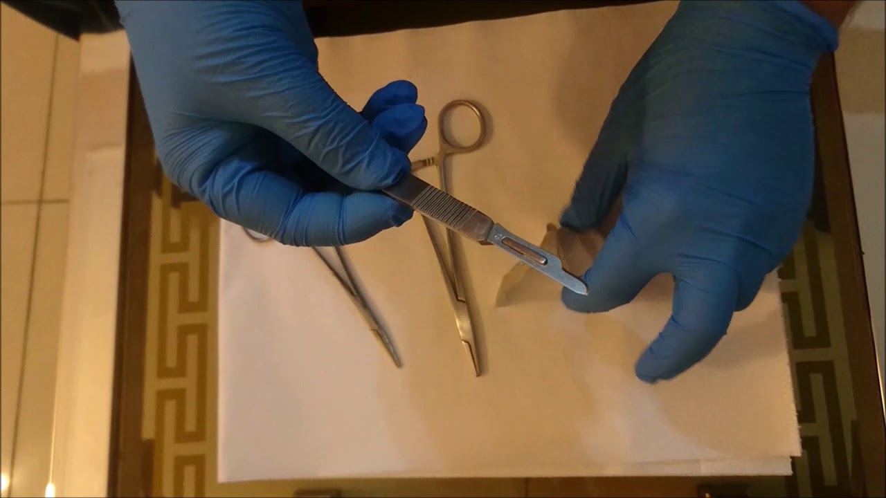 Insertion and Removal of the Scalpel Blade - YouTube