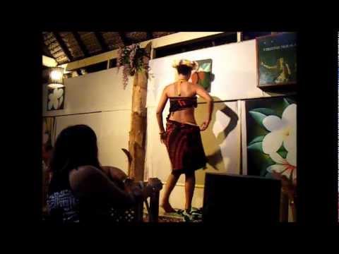 How to Wear a Sarong or Pareo for Women