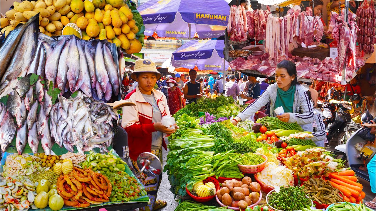 World's most lively market, Cambodian live market scenes, Cambodian ...