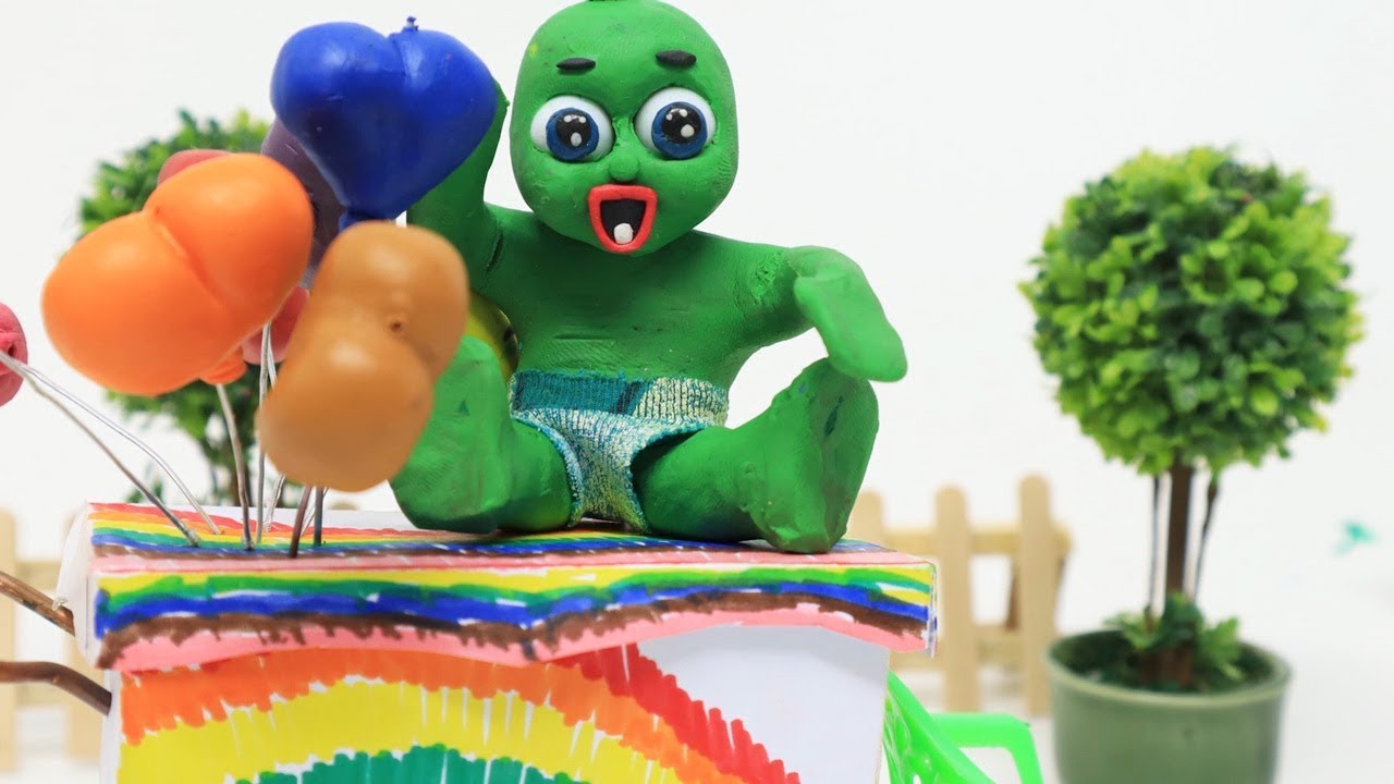 Green Baby - Episode 196 - Play With Hearts ️🎈 Balloons - Stop Motion ...