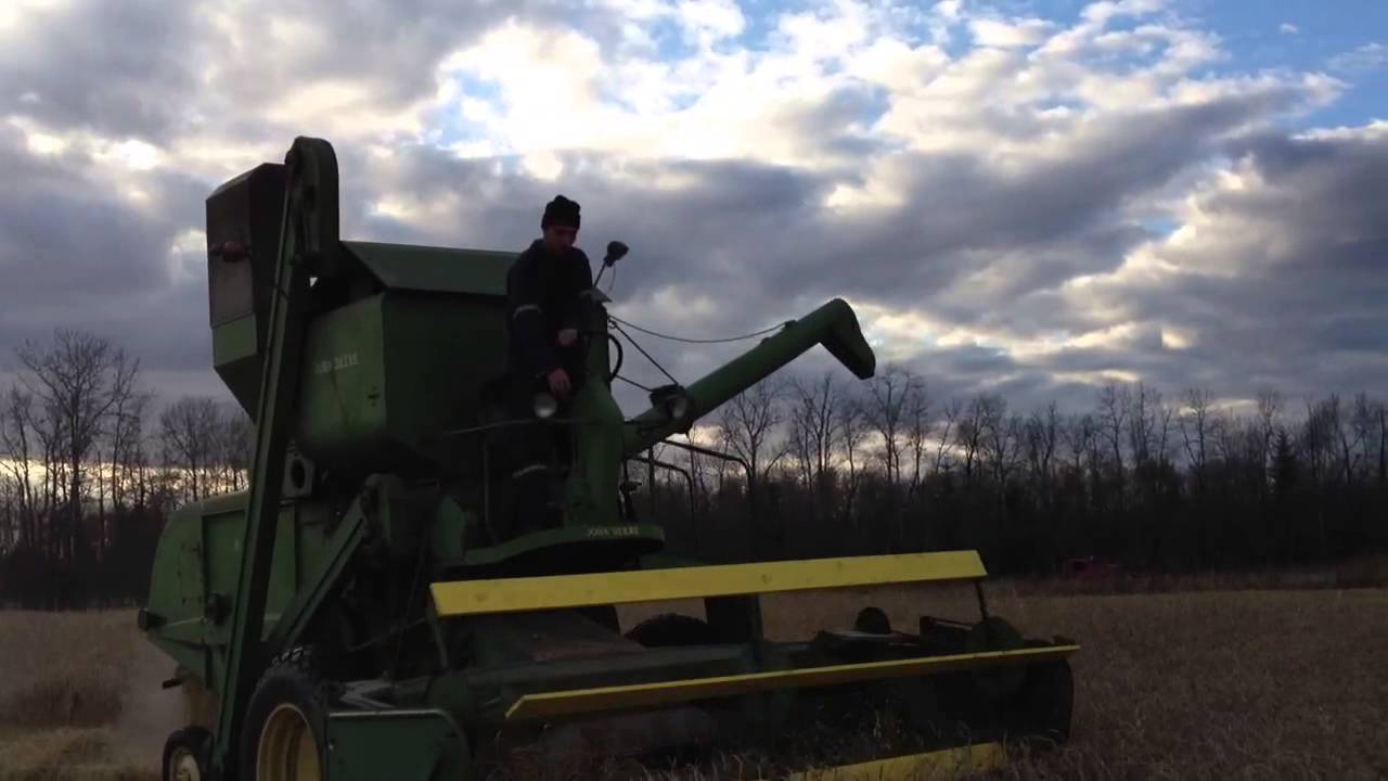 John Deere 45 combine - YouTube