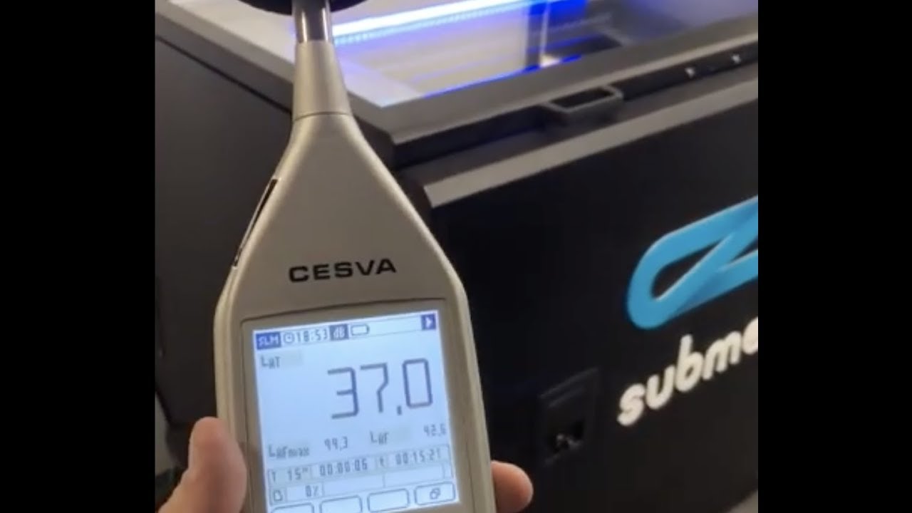 Traditional datacenter server room decibels versus Submer Immersion ...