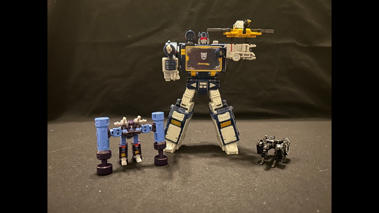 Transformers Legacy United G1 Soundwave G1 Rumble G1 Buzzsaw and G1 ...