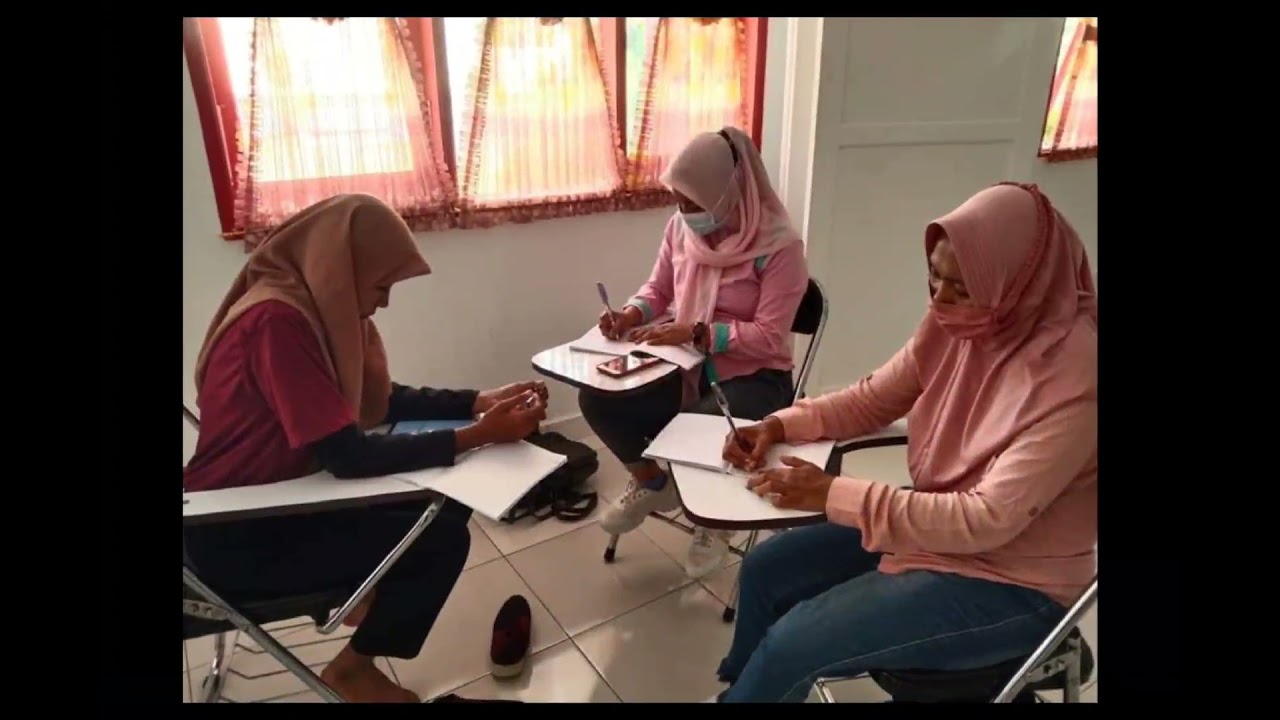 Lilin di Tengah Redupnya Temaram Senja oleh Dra. Hermin Y Kalaena, MM ...