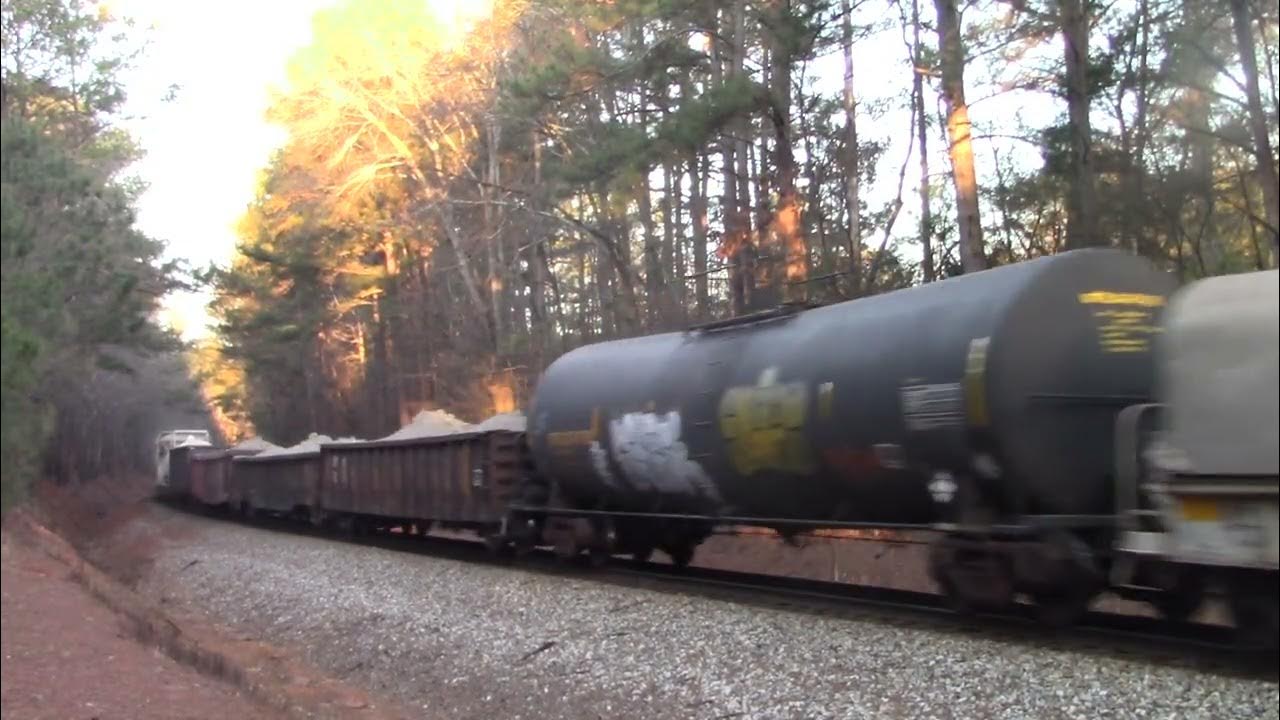 NS 1209 leads 186 thru pell city AL 2/13/22 - YouTube