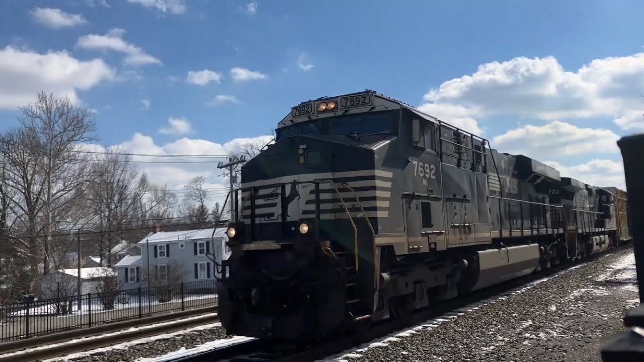 Northbound NS mixed freight at Glendale,OH snow day - YouTube