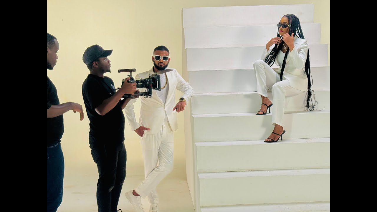 Merkeb Bonitua (Afro Guayla) behind scenes አስራርሓን ተጏንፎን Tigrigna music ...