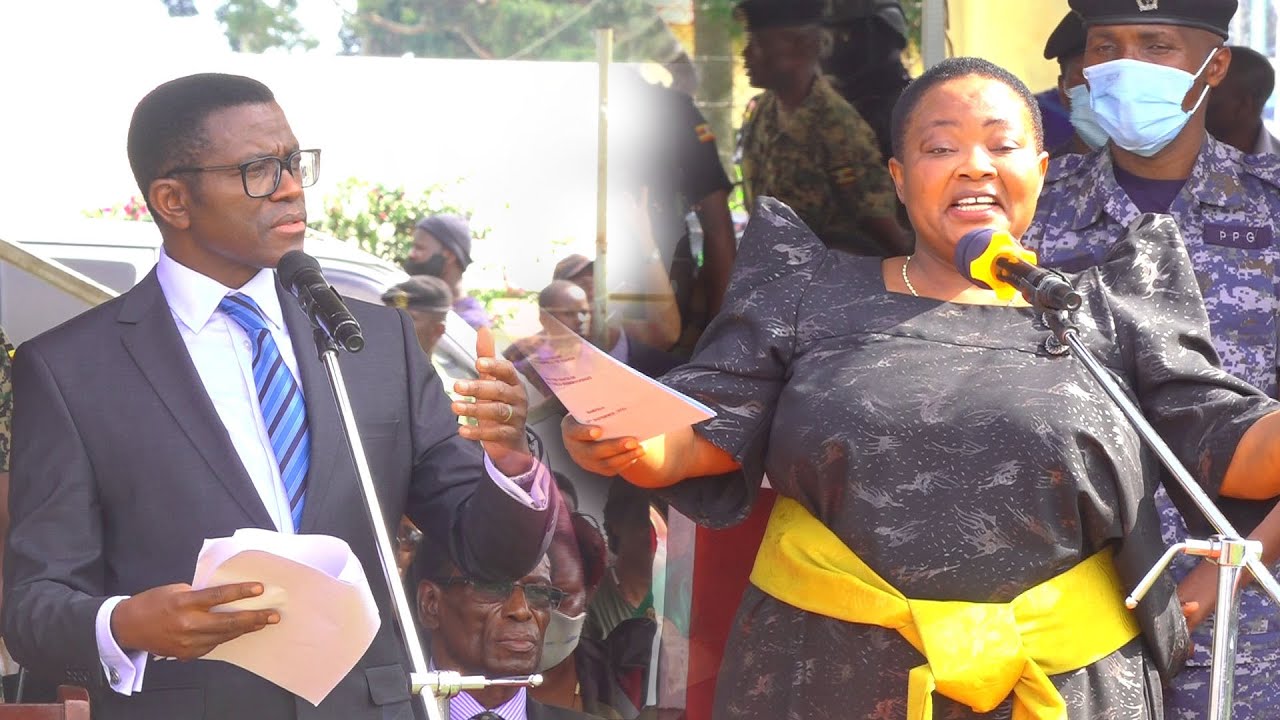 Okwogera kwa Katikiro wa Gavumenti ne Katikiro wa Buganda mu kuzika Dr ...