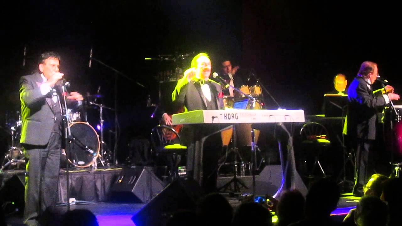 Los Hermanos Castro "Oye" (Concierto-Lunario) - YouTube