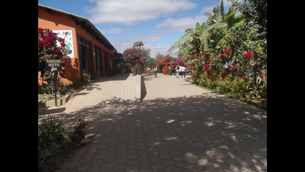 LOISIRS : LE PARC D'ATTRACTIONS SAM RUN A ANOSIZATO - YouTube