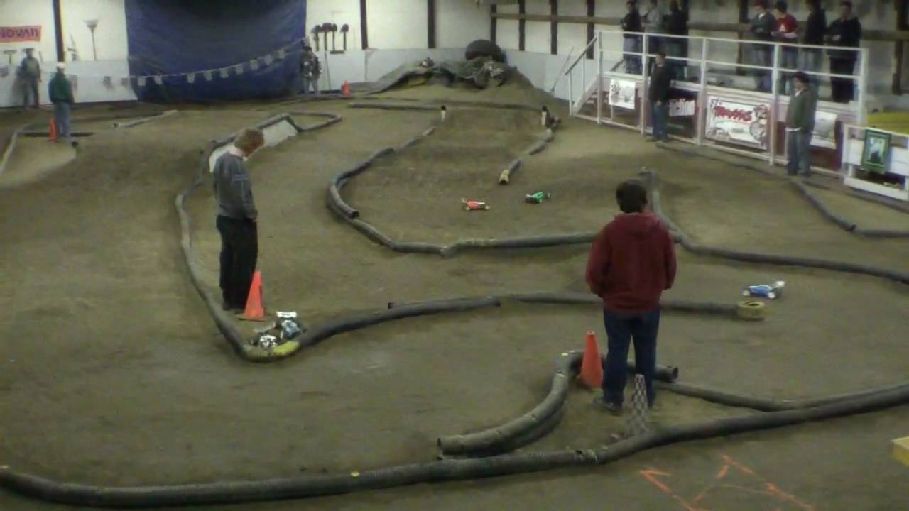 4WD Open A-Main (February 21 2009) Washtenaw RC Raceway - YouTube