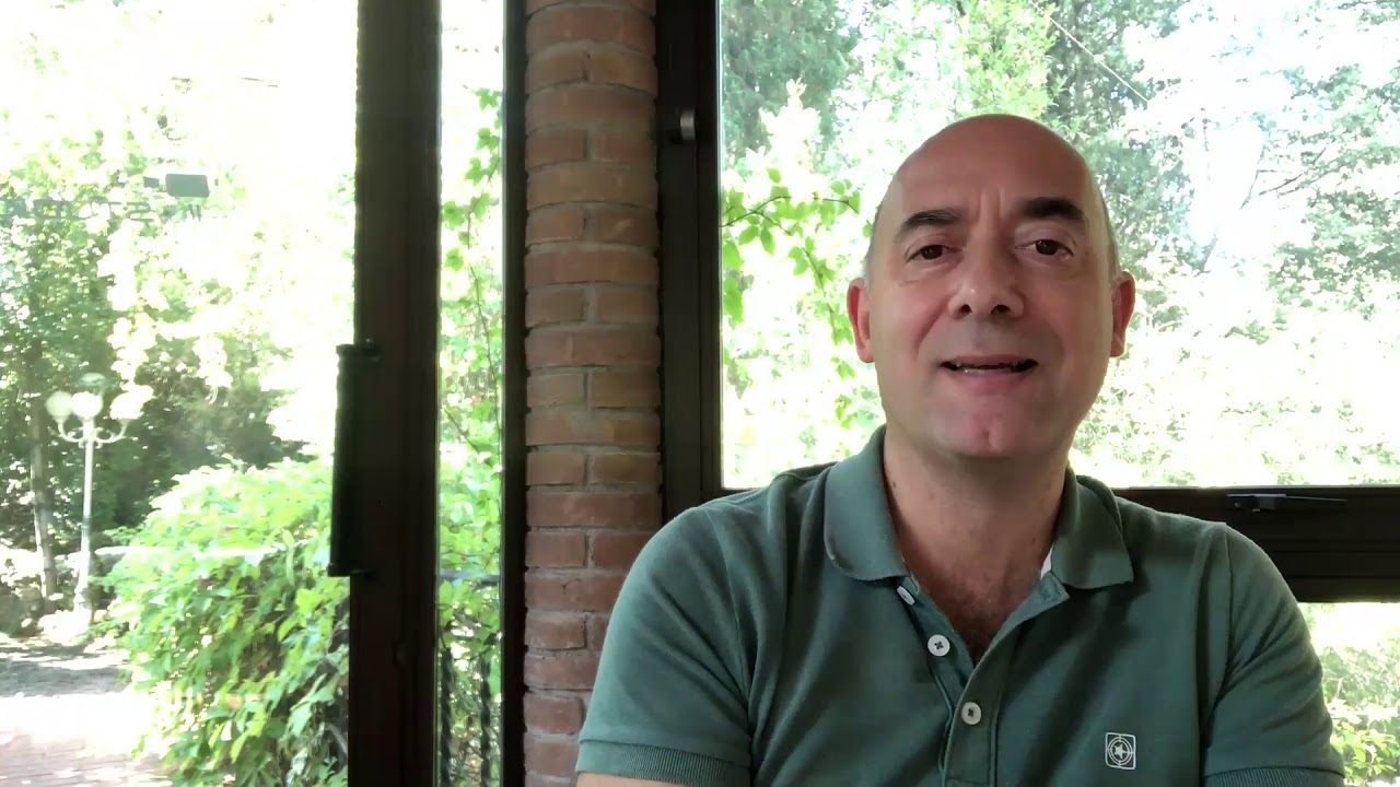 AI in HR? - Vlog by Filippo Vasta Management Consultant - ITA - YouTube