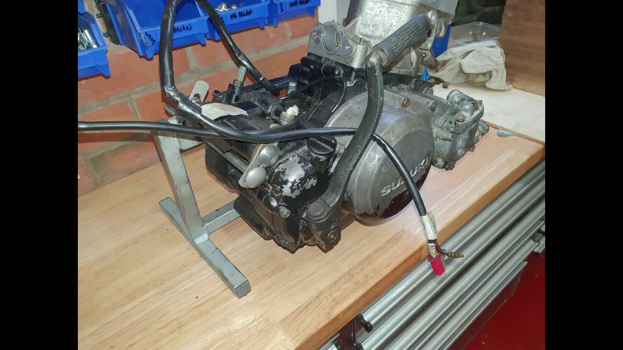 Suzuki rg 125 Engine Strip and rebuild including vapour blasting - YouTube