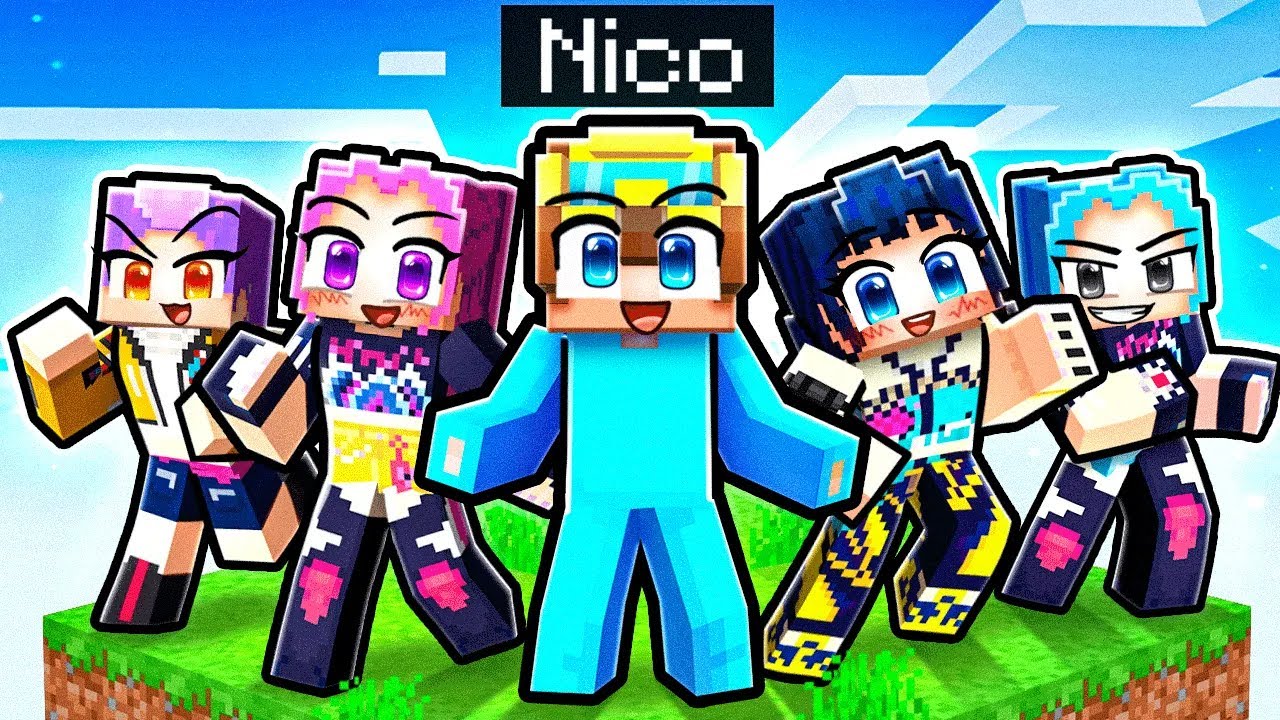 Having a HUNTRIX Family in Minecraft! - YouTube