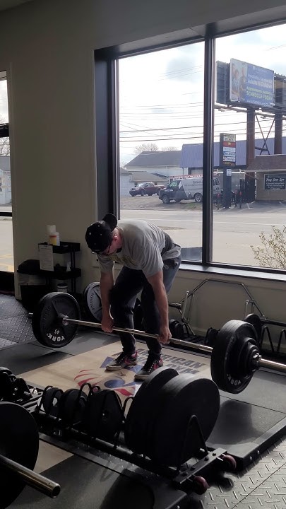 Week 13 Day 4 Pause Deadlift 390 lbs - YouTube