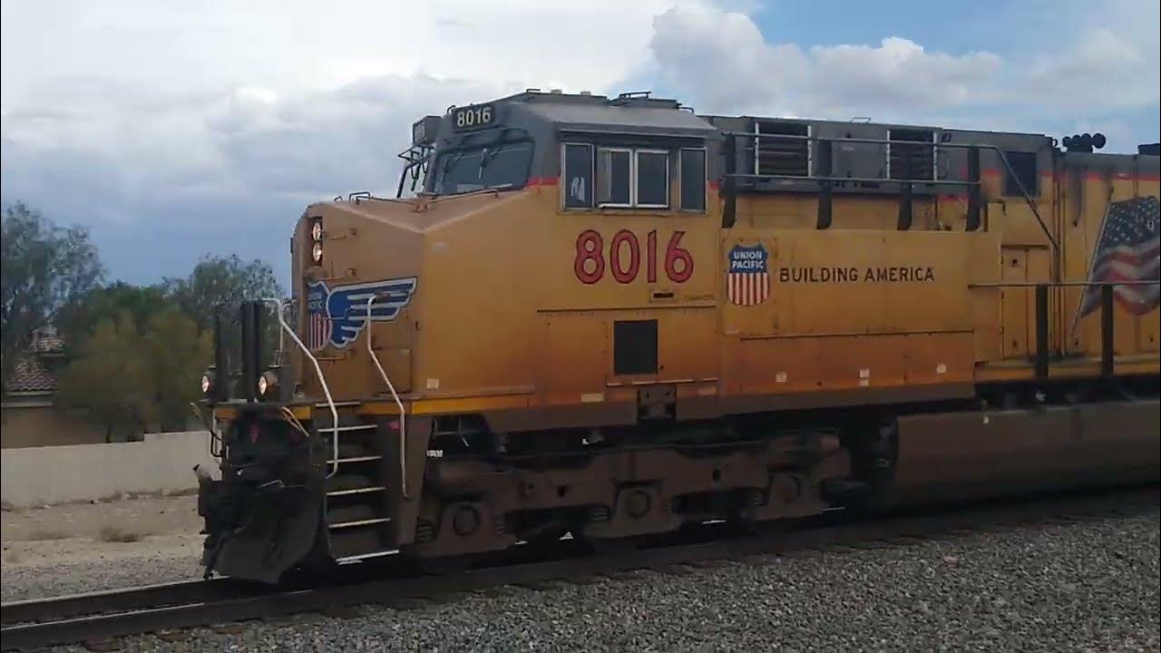 Union Pacific intermodal train - YouTube