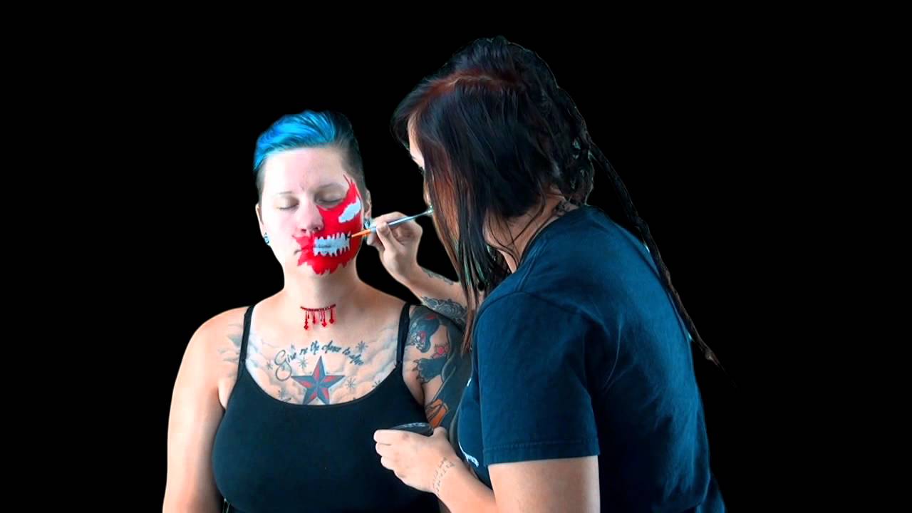 Easy Halloween Makeup Tutorial: Zombie - YouTube