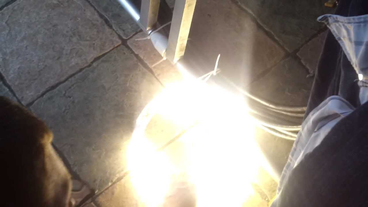 Rf radiation from a 1000watt transmitter. lighting bulb - YouTube