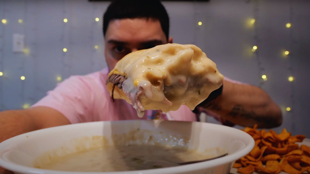 Let's Eat!! Roast Beef Sandwich and Clam Chowder Soup!! - YouTube