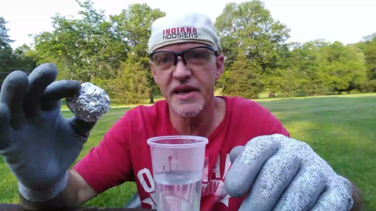 CRYSTAL LYE CHEMICAL REACTION WITH ALUMINUM FOIL! - YouTube