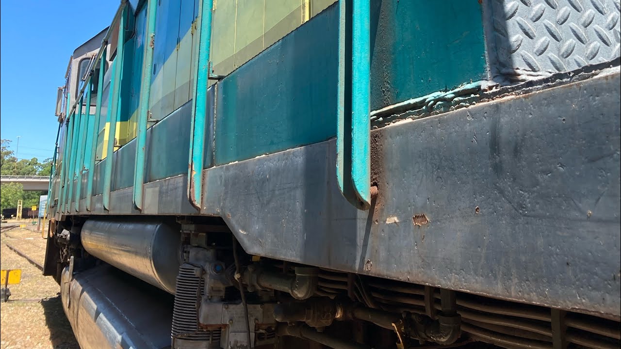 EFVM - DETALHES DA BB45-2 #888 - YouTube