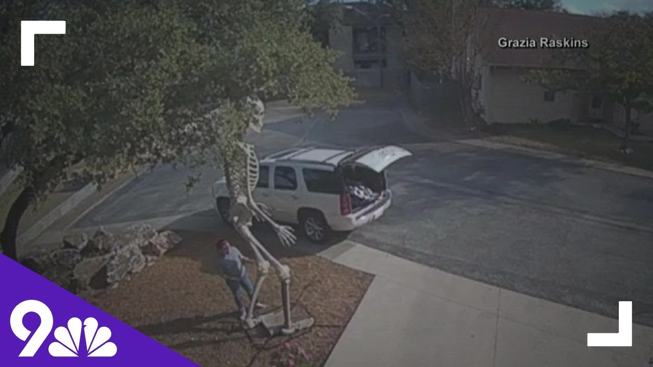 Giant skeleton stolen by a thief in Austin - YouTube
