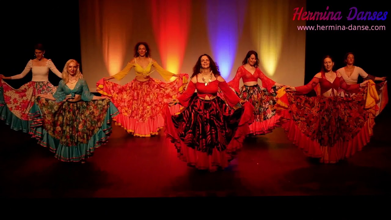 Danse Tzigane des Balkans - YouTube