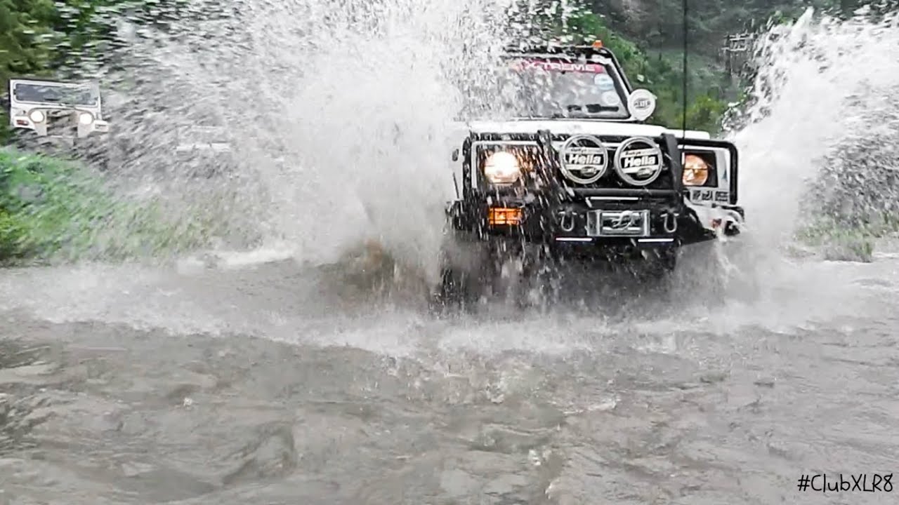 Mahindra Thar & 4 Maruti Gypsy Splashing Through Water - YouTube