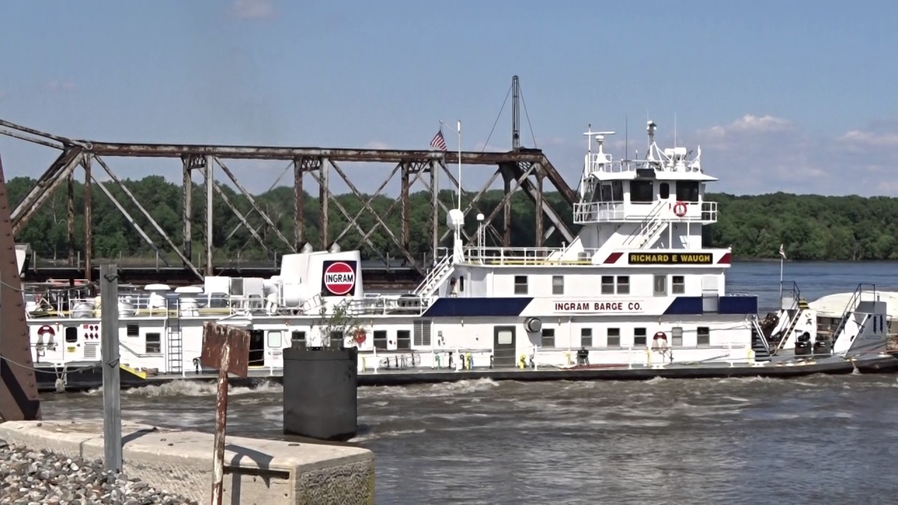Towboats, Barges & Swing Railroad Bridge 5-12-2017 - YouTube