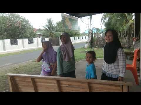 Bobol dan ana berantam dengan rara caca dan ayu