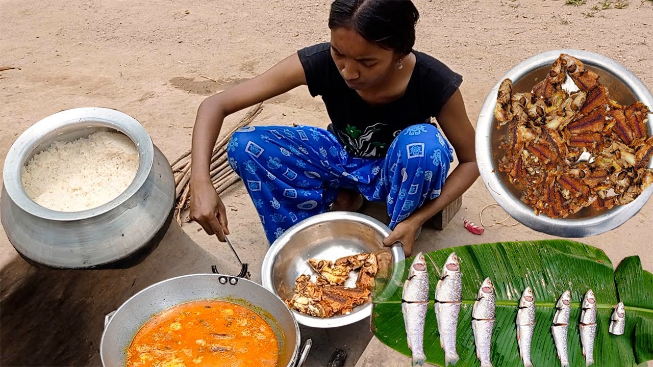 ROHU Fish curry with Aloo and Eating in Rural Nepal | Traditional ...